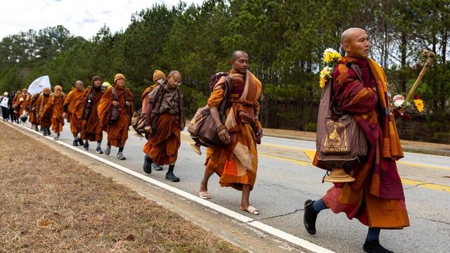 USA NEWS | Buddhist Monks on 'Peace Walk' amid bitter cold temperatures ...